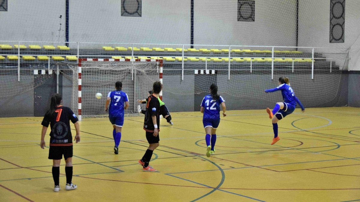 FUTBOL SALA | L'Hispànic guanya el derbi al Bisontes a cinc segons de ...