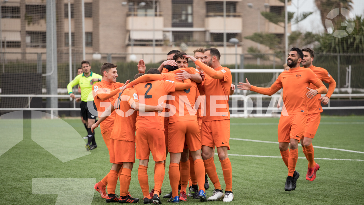 El Torre Levante renueva a sus puntales y cuenta con su primera alta ...