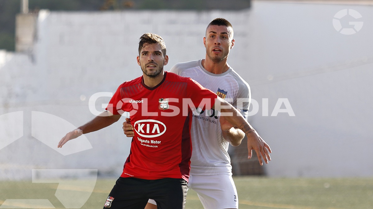 César Ferrando se lleva a la India a una de las referencias de La Nucía ...