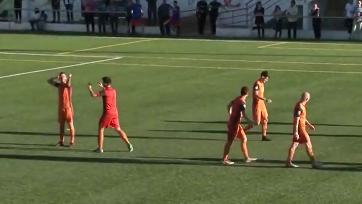 VÍDEO | Álex Chico anota casi sin ángulo el gol del empate contra el ...