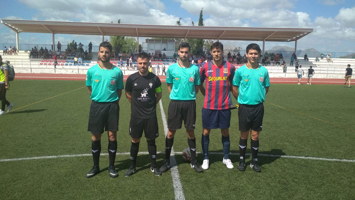 El Almoradí derrota al Independiente y pone el play-off de ascenso al ...