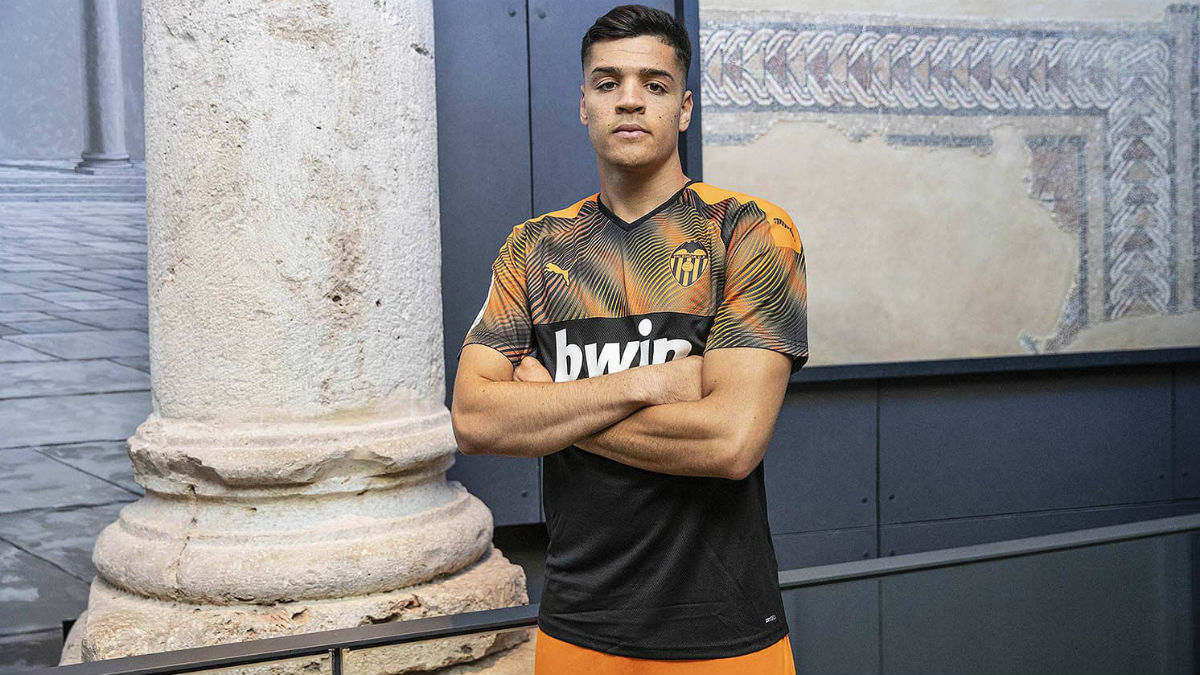 El Valencia CF Mestalla de la próxima temporada comienza a rodar ...