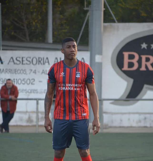 El CD Almazora hace oficial dos renovaciones y un fichaje - Golsmedia