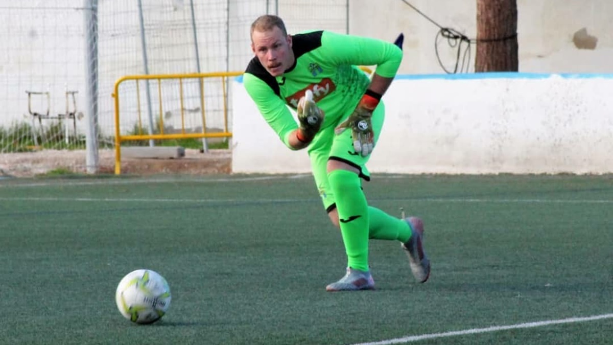 El CD Tháder realiza su primer movimiento en la portería - Golsmedia