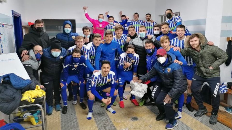 El CD Izarra ha recibido unas 70 solicitudes para entrenar al equipo ...